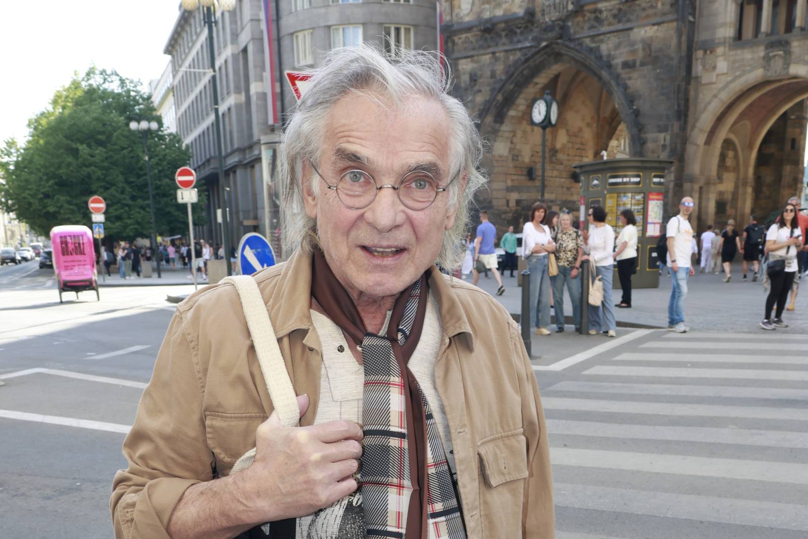 Oldřich Kaiser prodal svou roubenku a utekl za hranice. V Rakousku žije ...